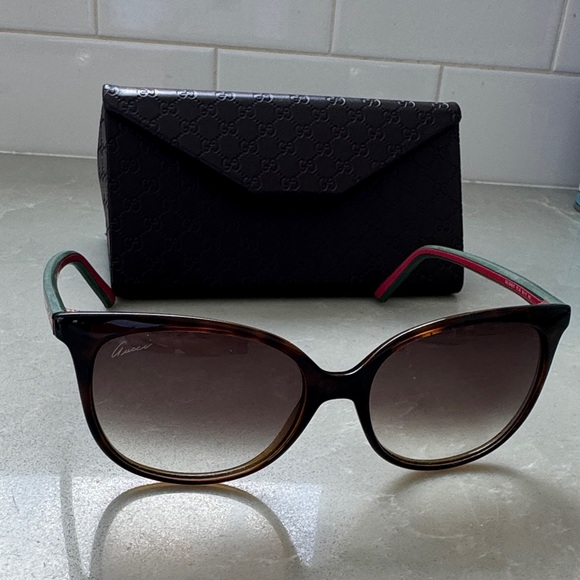 Gucci | Accessories | Gucci Tortoise Shell Sunglasses With Black Case ...